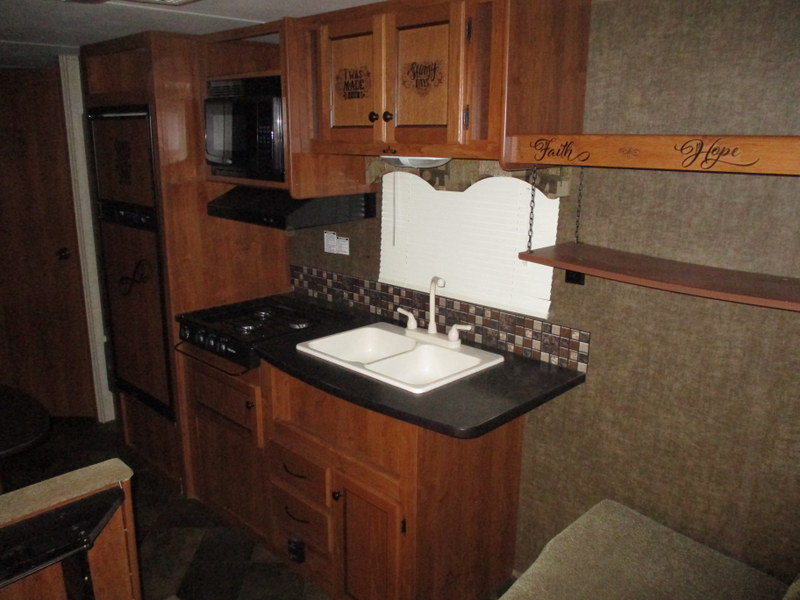 2014 Heartland Trail Runner 25SLE 17535 17496 | Robert Handy Camping Center